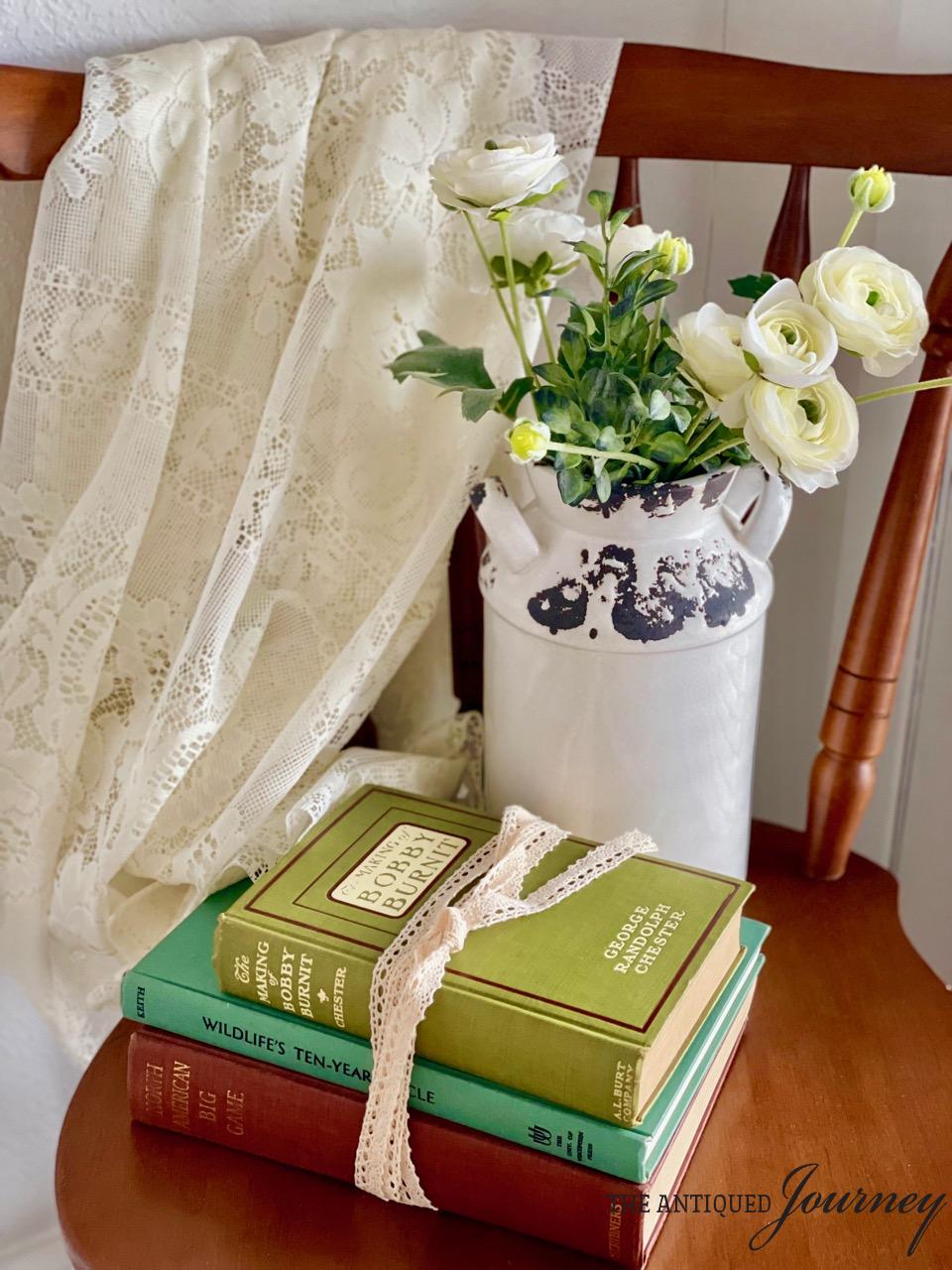 3 Simple Ways To Decorate With Old Vintage Books - The Antiqued Journey