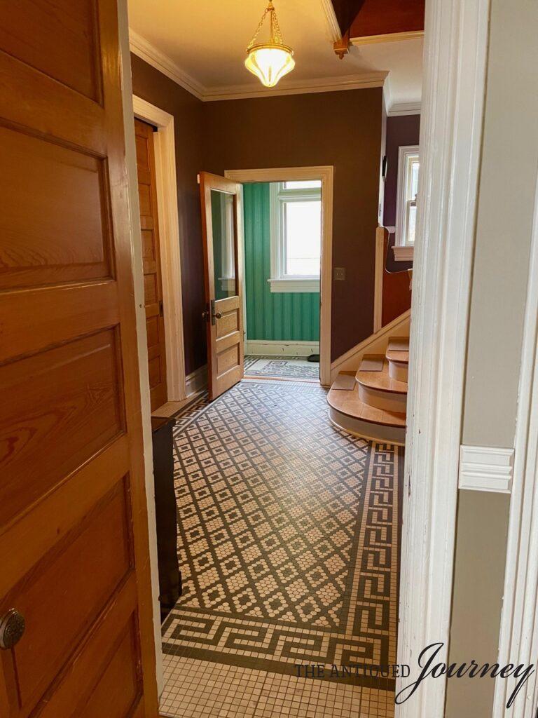 Architecture Of A Queen Anne Home - The Antiqued Journey