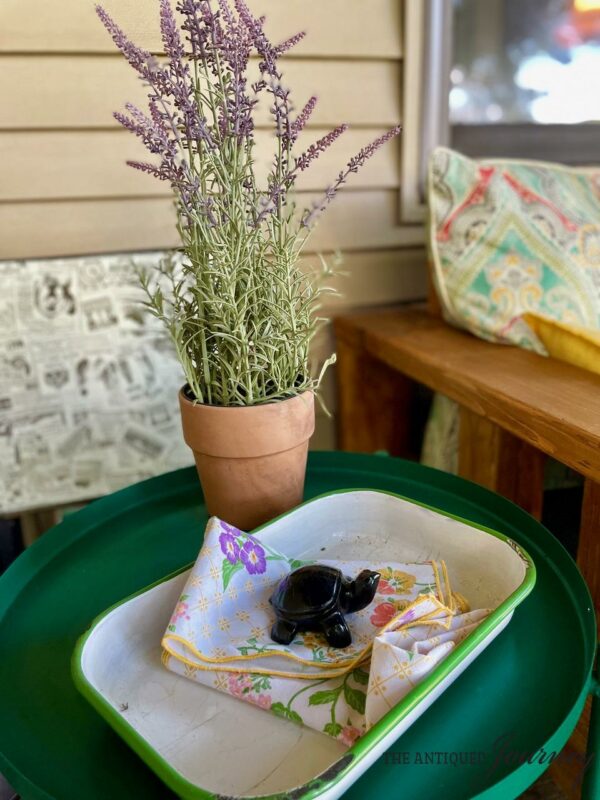 Enamel Everywhere: 7 Stunning Ideas for Decorating with Vintage ...