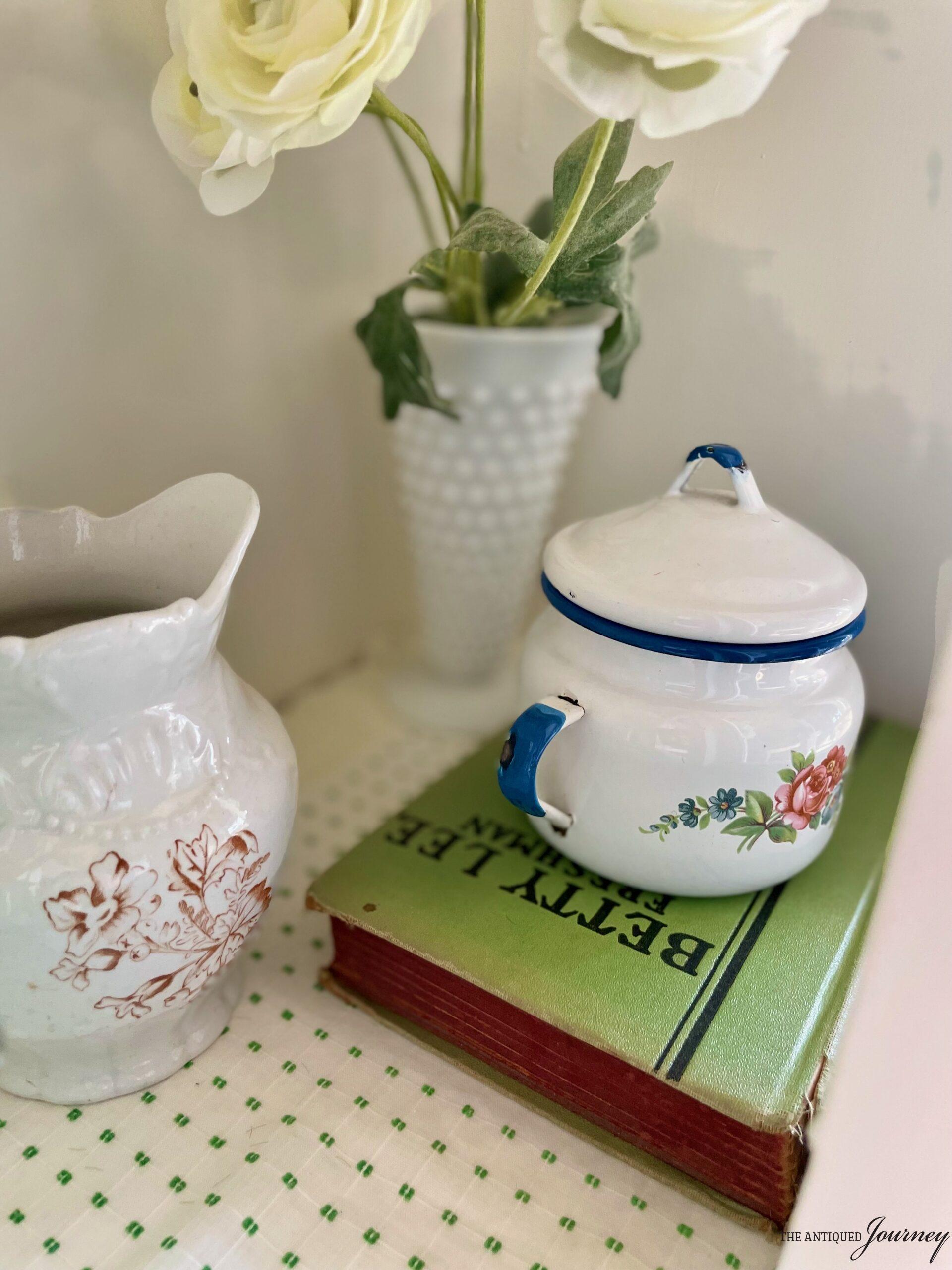 Enamel Everywhere: 7 Stunning Ideas for Decorating with Vintage ...