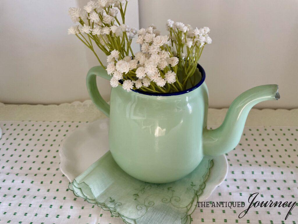 Enamel Everywhere: 7 Stunning Ideas for Decorating with Vintage ...