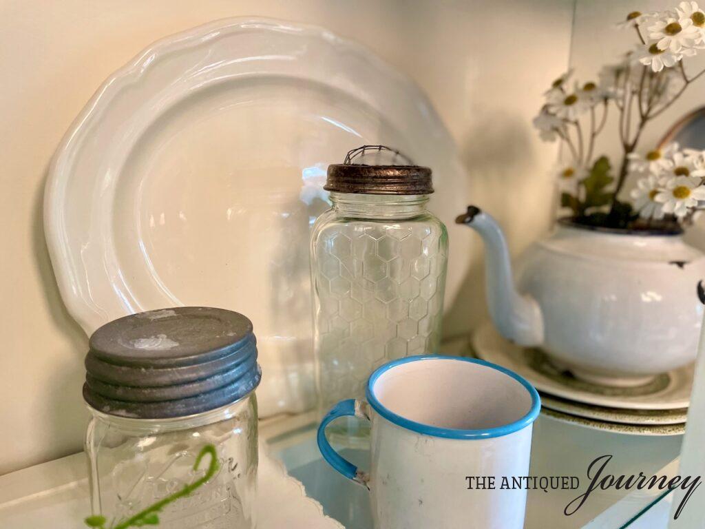 Enamel Everywhere: 7 Stunning Ideas for Decorating with Vintage ...