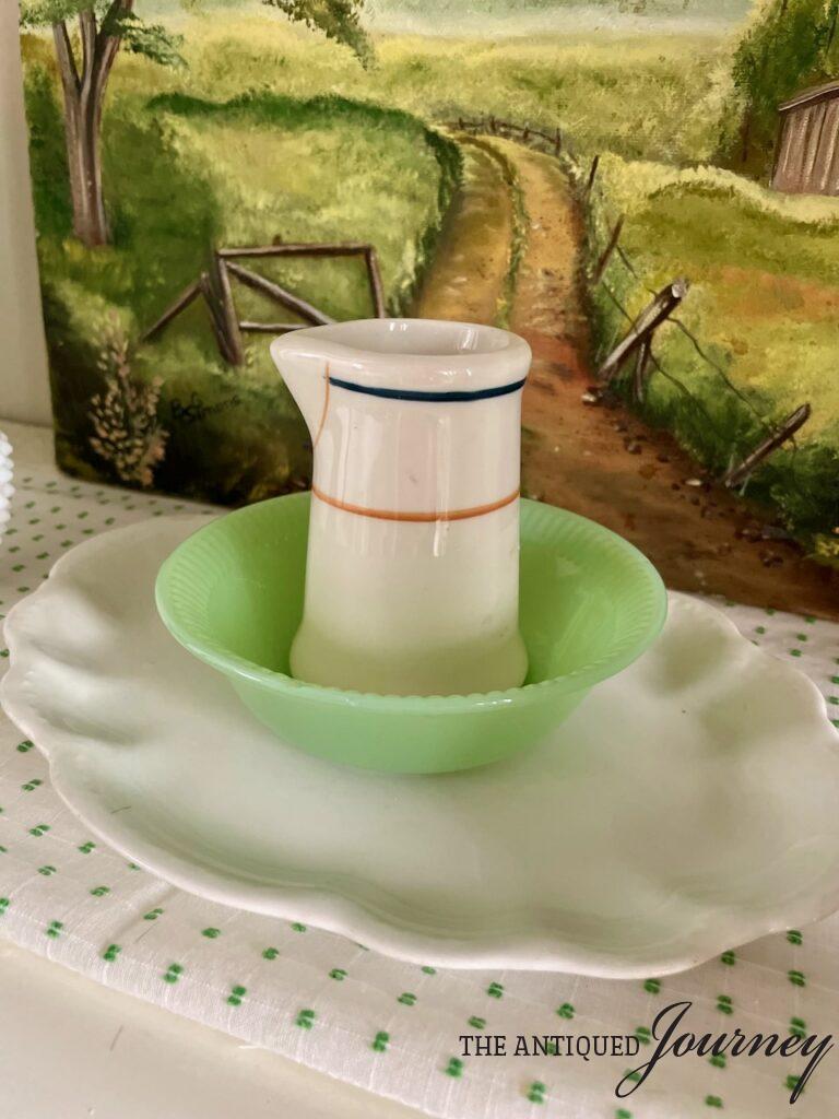 Cute Vintage Decor Ideas for Café Creamers - The Antiqued Journey
