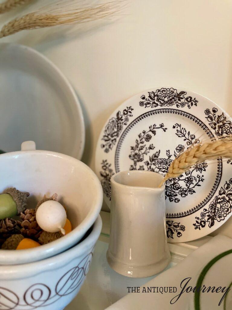 Cute Vintage Decor Ideas for Café Creamers - The Antiqued Journey