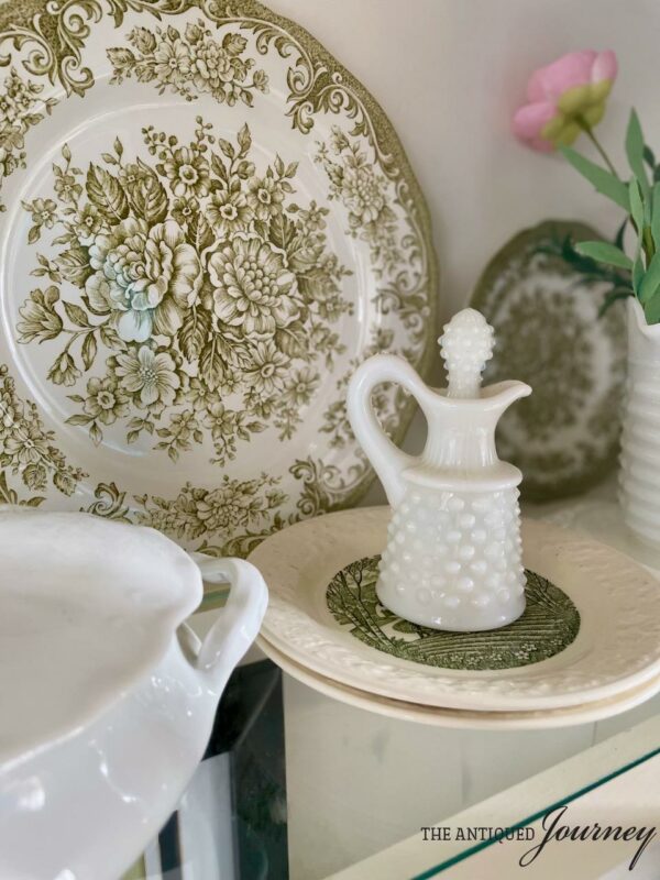 5 Useful Vintage Home Decor Items to Thrift - The Antiqued Journey