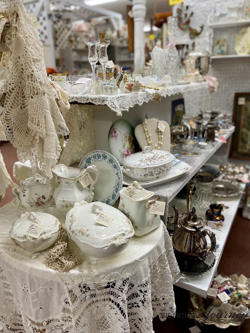 Minimalist Style: Decorating Tips from a Collector - The Antiqued Journey