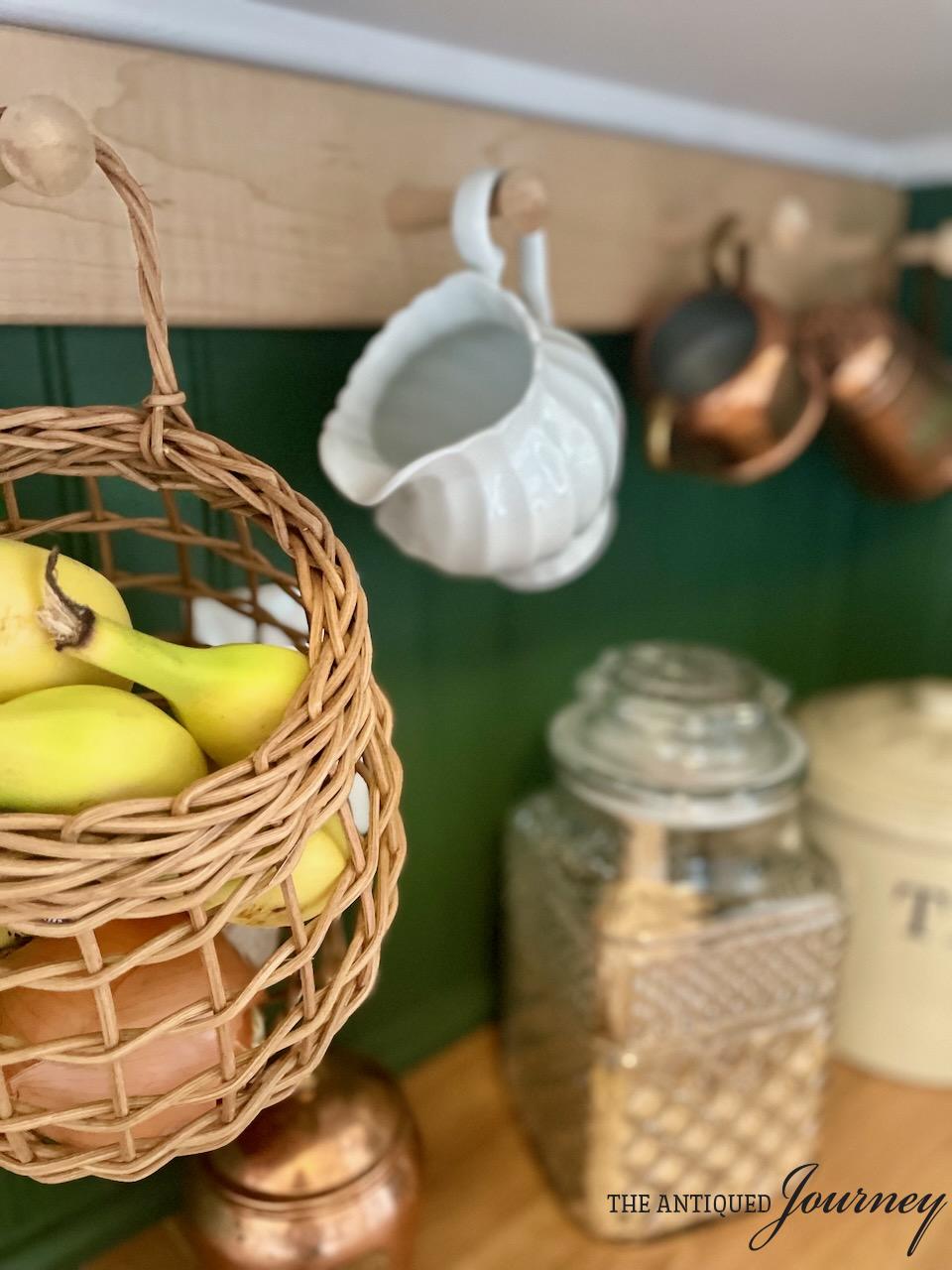 Timeless Style: Practical Vintage Kitchen Decor Ideas on a Budget - The ...