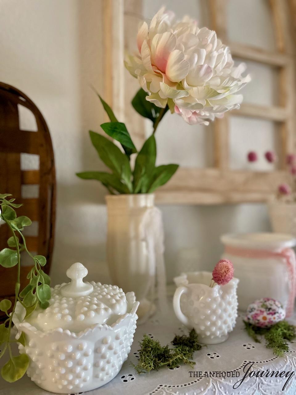 Minimalist Decor for a Vintage Spring Home - The Antiqued Journey